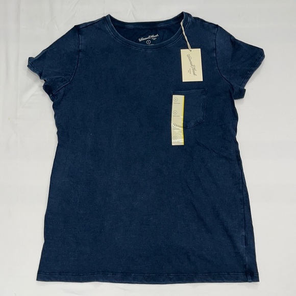 Universal Thread | Tops | Universal Threads T Shirt Nwt | Poshmark